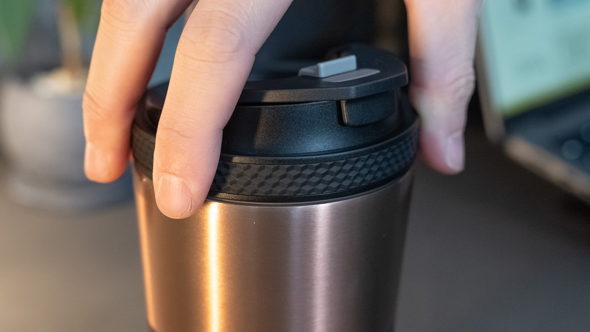 TAKEYAの持ち歩きに便利なロック機能搭載のタンブラー12 - onesuite