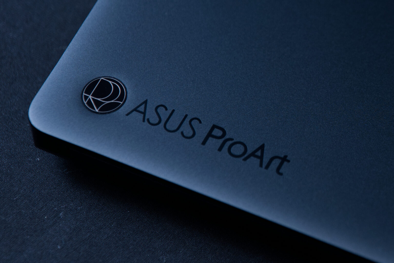 【クリエイターPC】ASUS ProArt P16は“究極”のクリエイティブ環境？プロの映像ディレクターがその実力をレビュー。 | onesuite